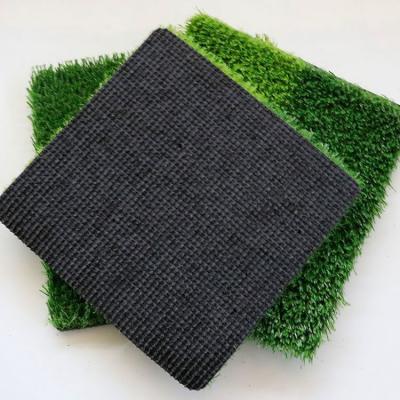 Cina Factory Directly Supply Good Price Football Field Garden Soccer Landscape Mat 25mm Football Turf Artificial Grass in vendita