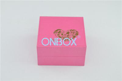 China Cajas de regalo impresas cuadrado de papel rosado con terciopelo modificado para requisitos particulares en forma de corazón del negro de la ranura en venta
