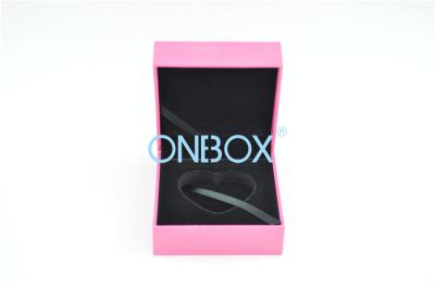 China Cajas de regalo impresas cuadrado de papel rosado con terciopelo modificado para requisitos particulares en forma de corazón del negro de la ranura en venta