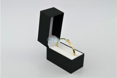 China Forro de veludo da joia luxuosa do retângulo/guarda-joias brancos de empacotamento da pulseira à venda