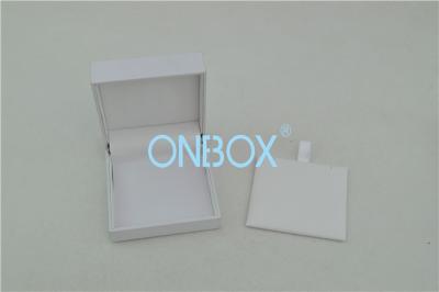 China Dobradiça de empacotamento das caixas da joia luxuosa pequena da forma elegante para pendentes à venda