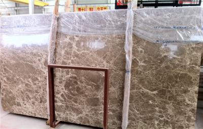 中国 磨かれた表面が付いている軽い エンペラドール の台所浴室の大理石の石の平板 販売のため