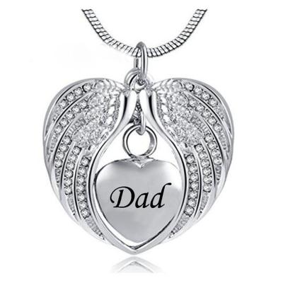 Cina Crystal Charm Angel Wing Cremation Urna Collare inciso Mamma/Papà/Figlio Gioielli commemorativi in vendita