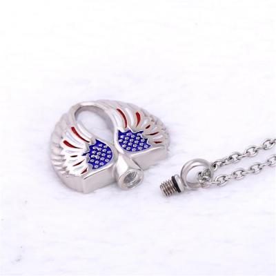 Cina America Flag Form Cremation Urn Collare per ceneri Memorabilia Angel Wings Pendente di rivestimento in vendita