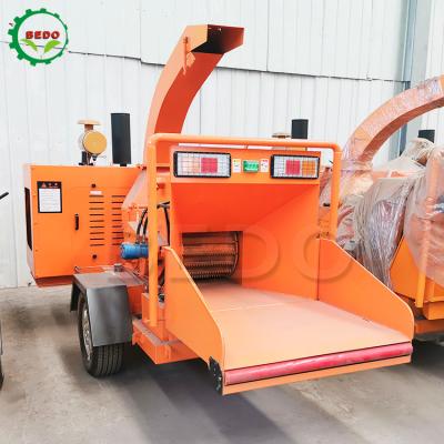 中国 販売のための移動式枝シュレッダーのブラシの粉砕機の木製のディバイダーの木製の砕木機そしてシュレッダー 販売のため