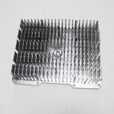 China Llevado encendiendo proceso forjado frío grande de la máquina de Pin Fin Heat Sink With 3500T en venta