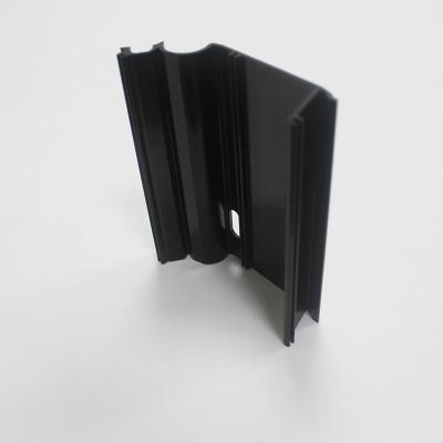China Disipador de calor de aluminio adaptable del perfil del anodizado en negro para los diversos usos en venta