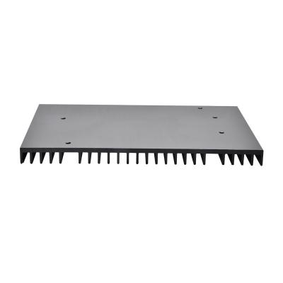 Chine Le radiateur d'utilisation de l'électronique d'industrie profile l'aluminium de usinage de précision de commande numérique par ordinateur à vendre