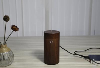 Cina diffusore liscio di legno intermittente 5W dell'aroma di 8hs USB per la camera da letto in vendita