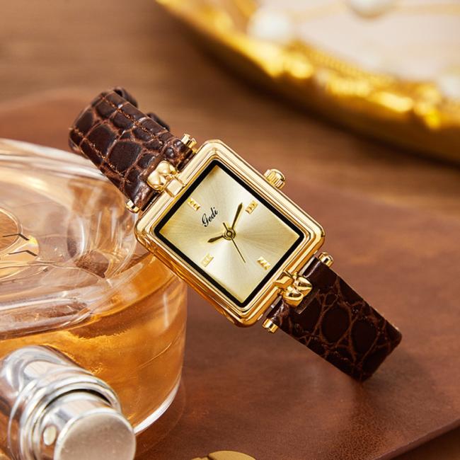 Vintage Small Square Gold Dial Women Quartz Watch Soft Leather Strap Slim Elegant Business Wristwatch Ladies Daily Jewelry Watch 3 Colors