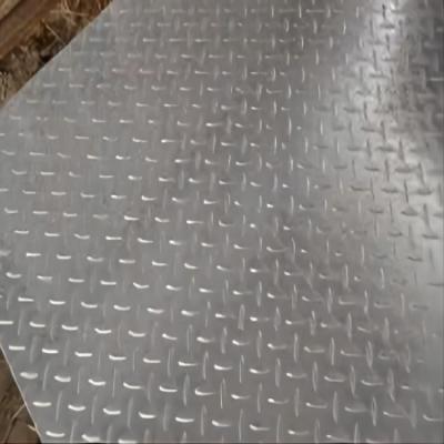 Κίνα JIS 1050 ελεγμένο πιάτο βήματος πιάτων αργιλίου για την κατασκευή W500mm βιομηχανίας προς πώληση