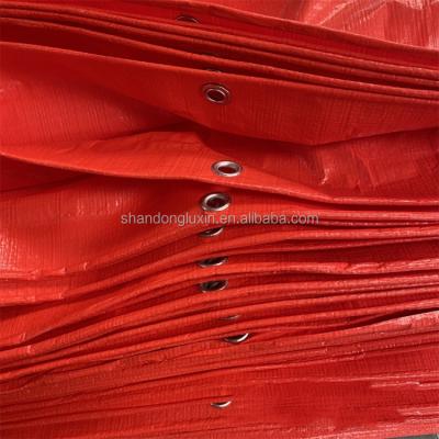 Cina Tarpaolina di polietilene resistente ai raggi UV in 4x5m Dimensione per la protezione dalla polvere e dalla pioggia Colore rosso in vendita