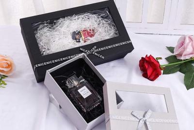 Cina Scatola di cartone trasparente quadrata d'imballaggio su ordinazione di San Valentino della finestra dei contenitori di regalo del fiore di velluto dei rifornimenti dei contenitori di regalo in vendita