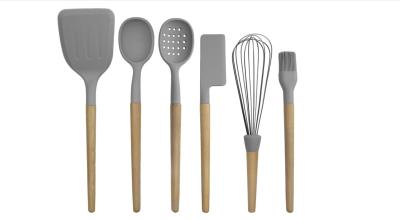 Cina L'utensile della cucina del silicone del bastone di 6 pezzi non mette con le maniglie di legno per cucinare in vendita