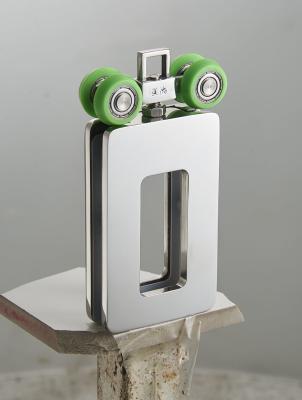 Chine 304 solides solubles accrochant la porte coulissante roule des rouleaux de porte de compartiment de douche de la capacité 80kg à vendre