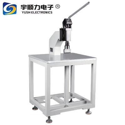 China Máquina de encaixe manual com garganta de 300 mm para requisitos de estabilidade e segurança à venda
