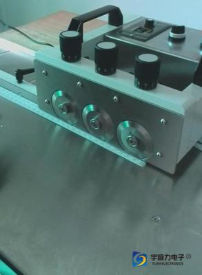 中国 300mm/第 2 PCB の打抜き機、PCB Depaneling 機械 0.6mm 厚さ 販売のため