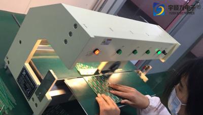 China Máquina do PWB Depaneling da placa de circuito impresso com velocidade movente da lâmina ajustável à venda