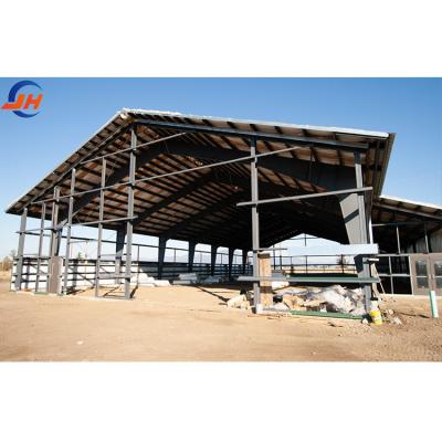 Cina GB Standard Prefabricated Steel Structure Warehouse Buildings Q235/Q345B in vendita