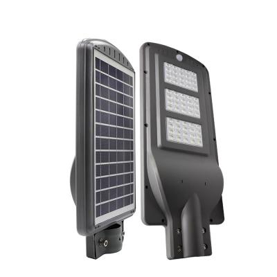 Cina 60 watt tutto in uno hanno integrato l'iluminazione pubblica solare con il sensore di moto 1500lm in vendita