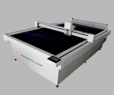 中国 全自動段ボールEVAスポンジCNC振動オシレーティングナイフ切断機 販売のため