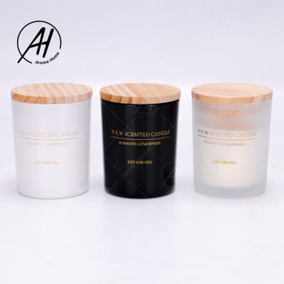Cina Cera bianca nera 100% della soia dell'olio essenziale della candela di Matte Glass Jar Spa Scented in vendita