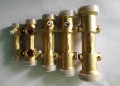 Cina Un contatore per acqua ultrasonico da 232 PSI che alloggia le componenti del tester del tubo DN40 del trasduttore in vendita