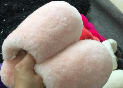 Κίνα Κλειστές παντόφλες σπιτιών Shearling toe, γυναικείο Sheepskin παντόφλες με το λαστιχένιο πέλμα  προς πώληση
