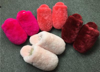 Κίνα Κλειστές παντόφλες σπιτιών Shearling toe, γυναικείο Sheepskin παντόφλες με το λαστιχένιο πέλμα  προς πώληση