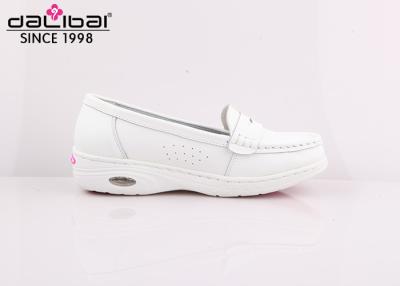 Cina Slittamento del rivestimento della pelle di cinghiale delle scarpe di lavoro dell'infermiere di autunno sulle dimensioni 34 - 43 delle scarpe casuali in vendita