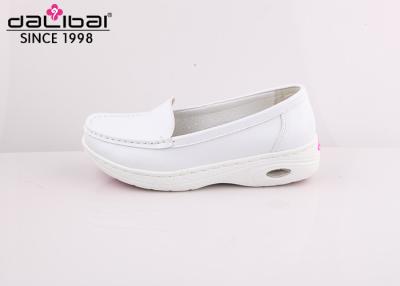 Cina Le scarpe di lavoro superiori dell'infermiere del cuoio spaccato della mucca, professione d'infermiera unica femminile calza EVA Outsole in vendita