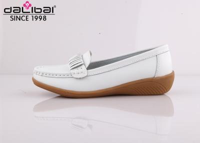 Cina L'ampia comodità extra sveglia popolare ostruisce le dimensioni piana bianca 35 - 43 del tallone delle scarpe di professione d'infermiera in vendita