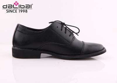Cina Il cuoio nero allaccia le scarpe di vestito di cuoio con il dito del piede rotondo per il funzionamento degli uomini nell'ufficio in vendita