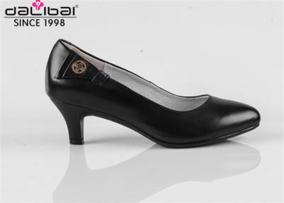 Cina le donne nuovissime del tallone medio nero rivestono di pelle i materiali artificiali delle scarpe di vestito con rivestimento di cuoio in vendita