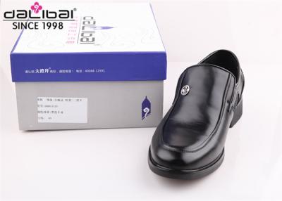 Cina Il modo di cuoio dell'Italia della mucca non allaccia le scarpe di vestito di cuoio perforate uomini convenzionali in vendita