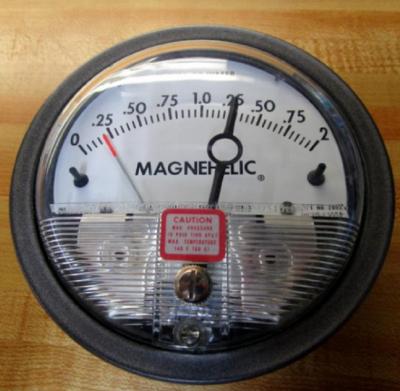 China Manómetro diferencial original 2002C W25J WW 2002C Dwyer en venta