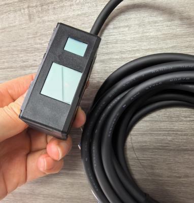 China Omron ZX1-LD100A81 5M Smart Laser Sensor 0,007 mm Geometrische Auflösung und 52,5 mm Höhe für präzise Messungen zu verkaufen