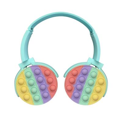 Китай Давление наушников Bluetooth ABS стерео сбросило панель складывая беспроводной шлемофон продается