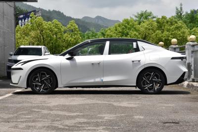 중국 500km Lynk & Co 완전 전기 SUV 자동차 플러그인 하이브리드 빠른 충전 0.45 시간 판매용