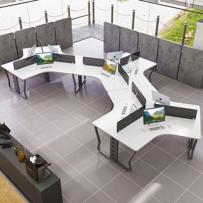 Cina 6 persone MDF Office Workstation con design e funzione contemporanea scrivania in vendita