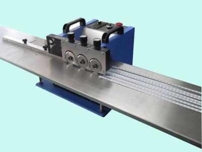 Cina PWB Depanelizer con le lame dell'acciaio rapido per il taglio a strisce del LED in vendita