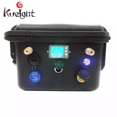 中国 12.8V 110Ahのリチウム携帯用力箱LiFePO4移動式動力火車バックアップ 販売のため
