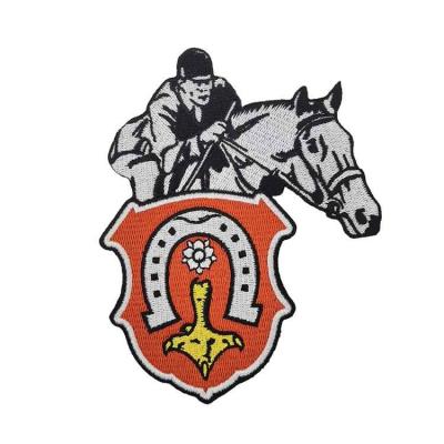 Cina Il PMS colora 100 sport ricamati Team Patches Sew On Backing in vendita