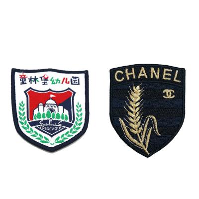 中国 3Dロゴの刺繍パッチのブラウニーのサッシュのバッジの洗濯できる棒 販売のため