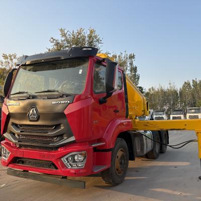 China Sinotruk 6x4 Hahan Tractor met 380 pk motor en Rhd 450L brandstoftanker capaciteit aanpasbaar Te koop