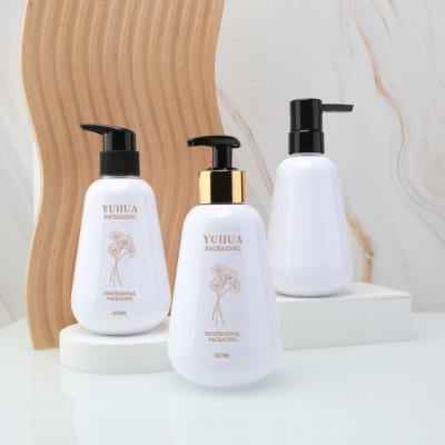 Cina Flascia di shampoo e condizionatore di plastica personalizzabile 300 ml Stampaggio a caldo in vendita
