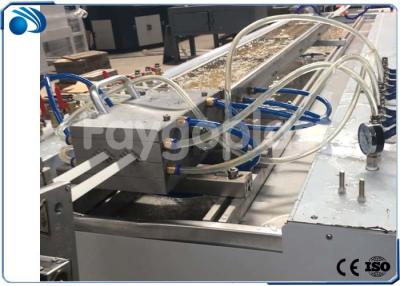 China Plastic het Profielproductielijn van pvc met Co die Parallelle Tweelingschroefextruder roteren Te koop
