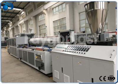 China Automatische Plastic de Uitdrijvingsmachine van de Profielproductielijn voor de Grondstoffen van pvc/van WPC Te koop
