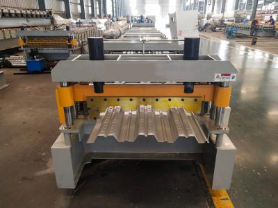 Chine Le métal 380v60hz en acier a galvanisé le petit pain de plate-forme de plancher formant la coupe hydraulique de machine à vendre