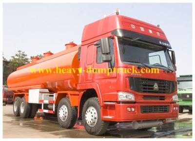 Cina Colore rosso dell'azionamento 45CBM dell'autocisterna 8x4 dell'olio di Sinotruk Howo e grande capacità dell'autocisterna per trasporto dell'olio in vendita